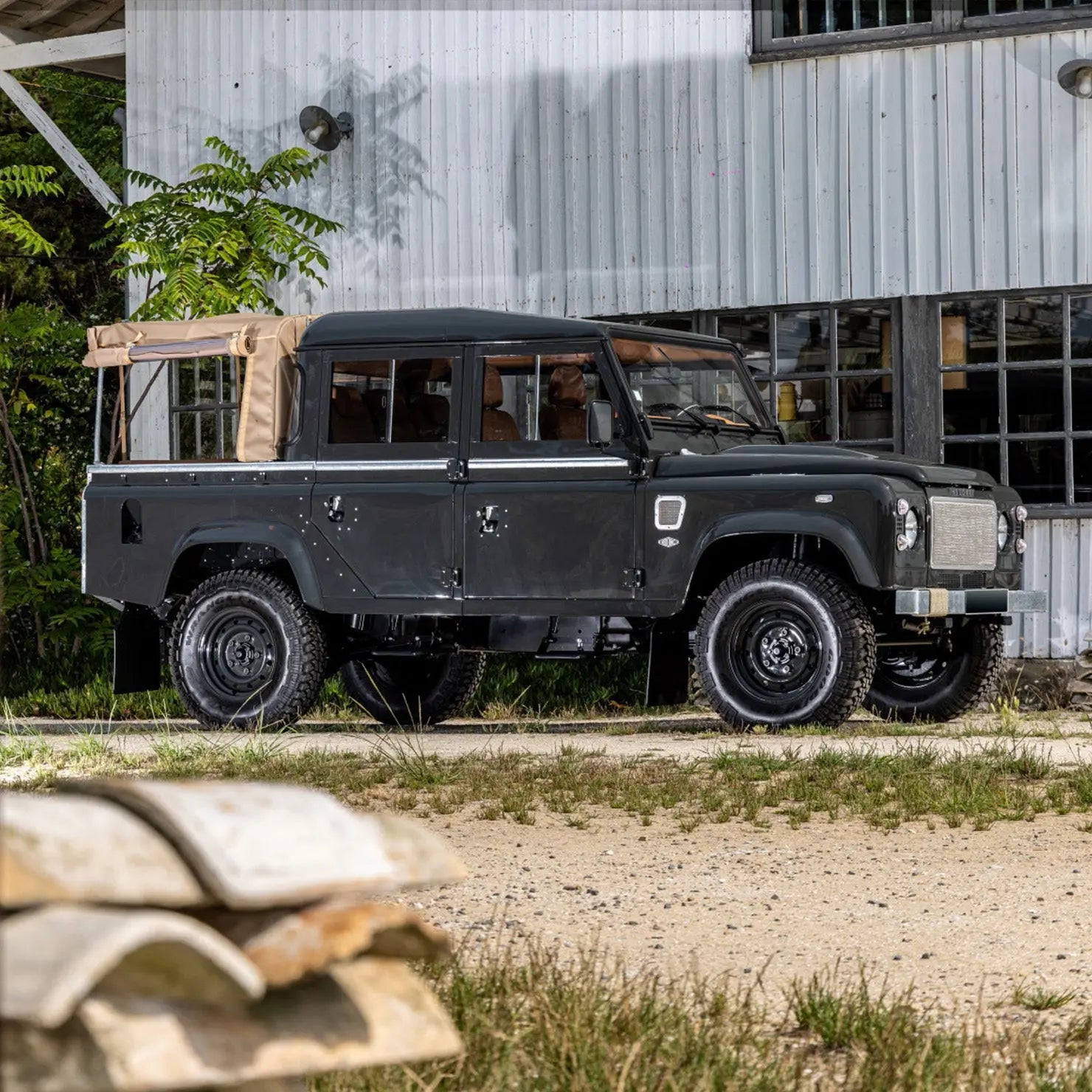 Land Rover Defender Crew Cab 110 - Midnight Gray - Custom By