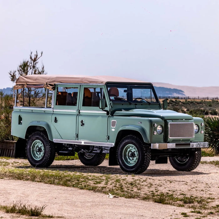 Land Rover Defender TD4 110 [HLR] Heritage Green