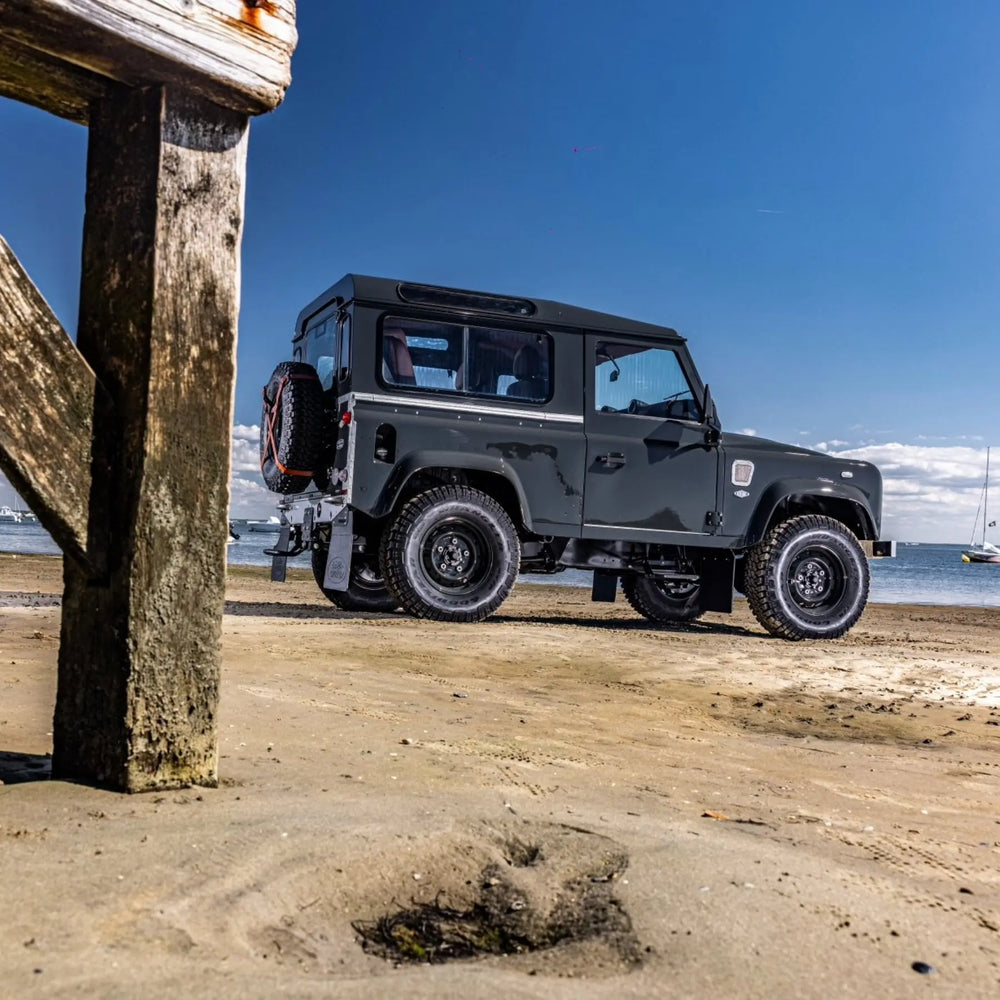 Land Rover Defender TD4 90 [HLR] Closed Cabin Midnight Grey
