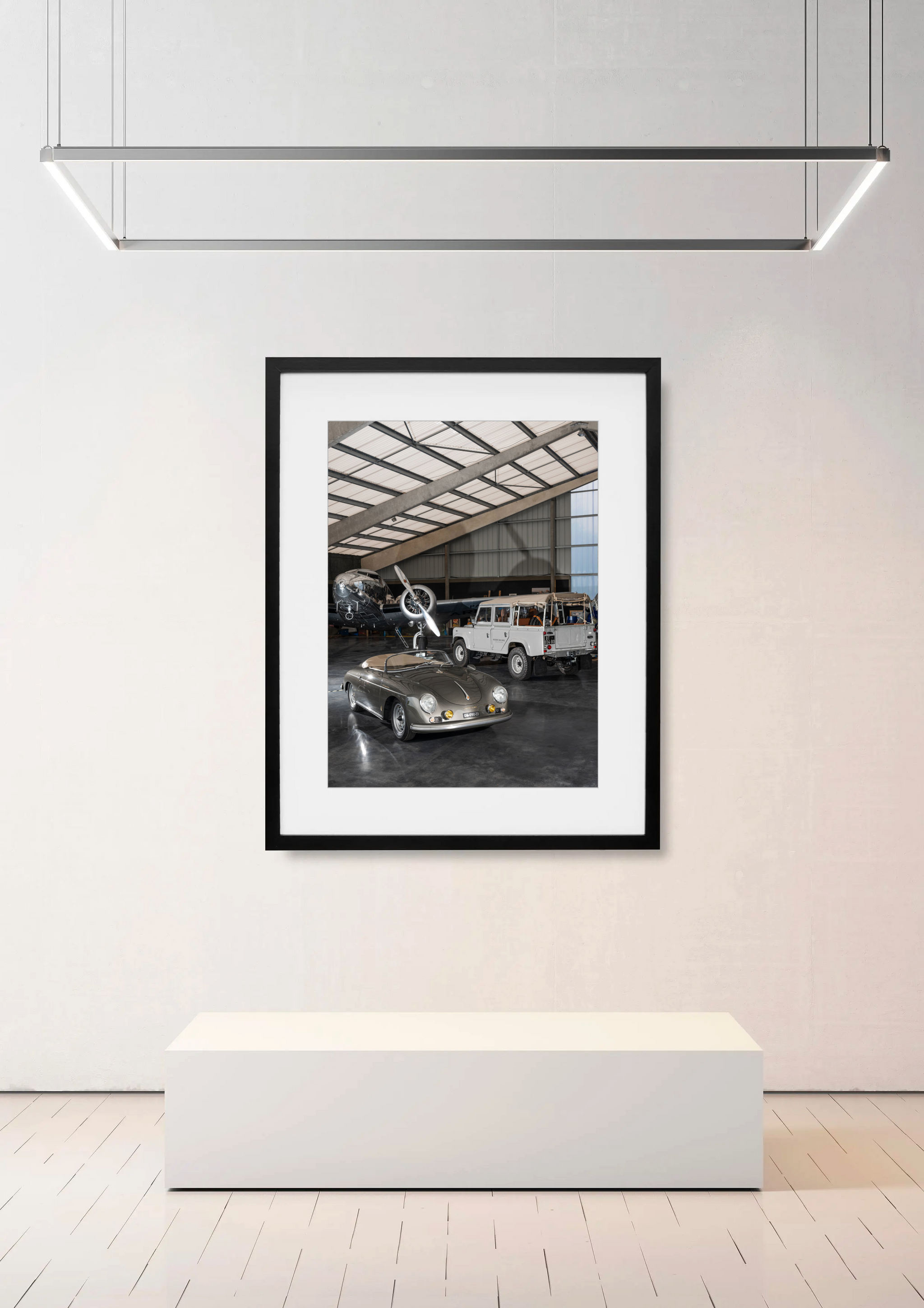 Photo Porsche 356 Speedster & Defender Hedonic - Le Hangar Hedonic Store